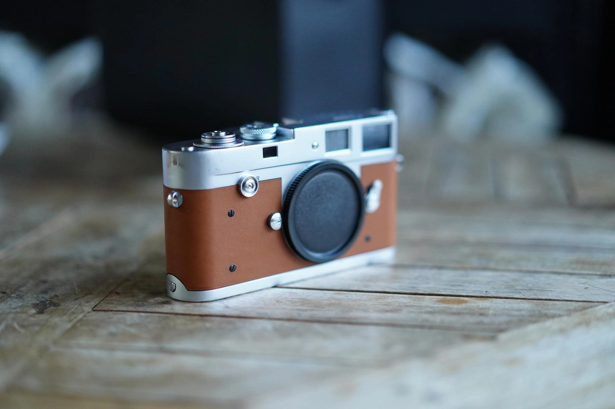 Leica M2 (Early ver. button rewind) / Real leather skin Leica M2 (Early ver. button rewind) / Real leather skin